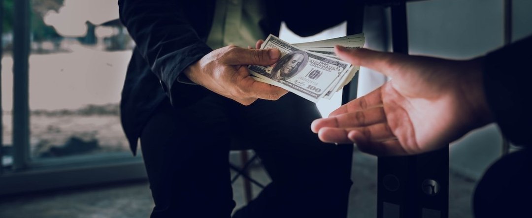 Most Americans see corruption among politicians, judges, and executives ...