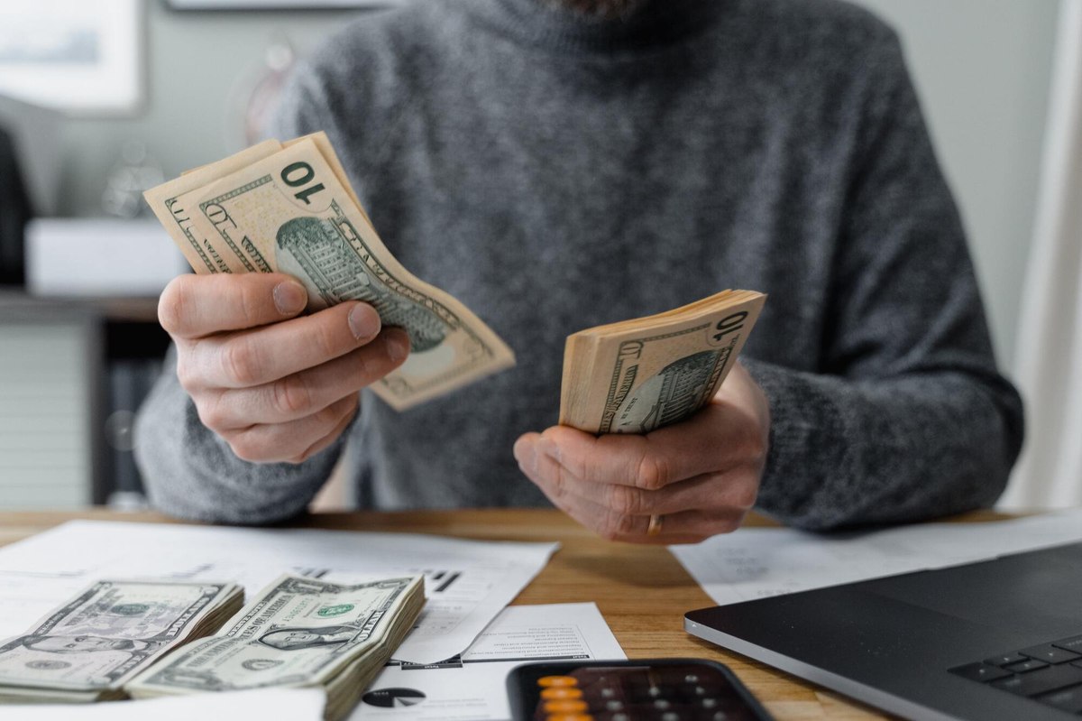 How much money have Britons saved – A breakdown by age and gender