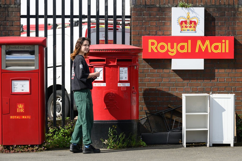 Royal Mail remains top choice for Christmas deliveries despite year of ...