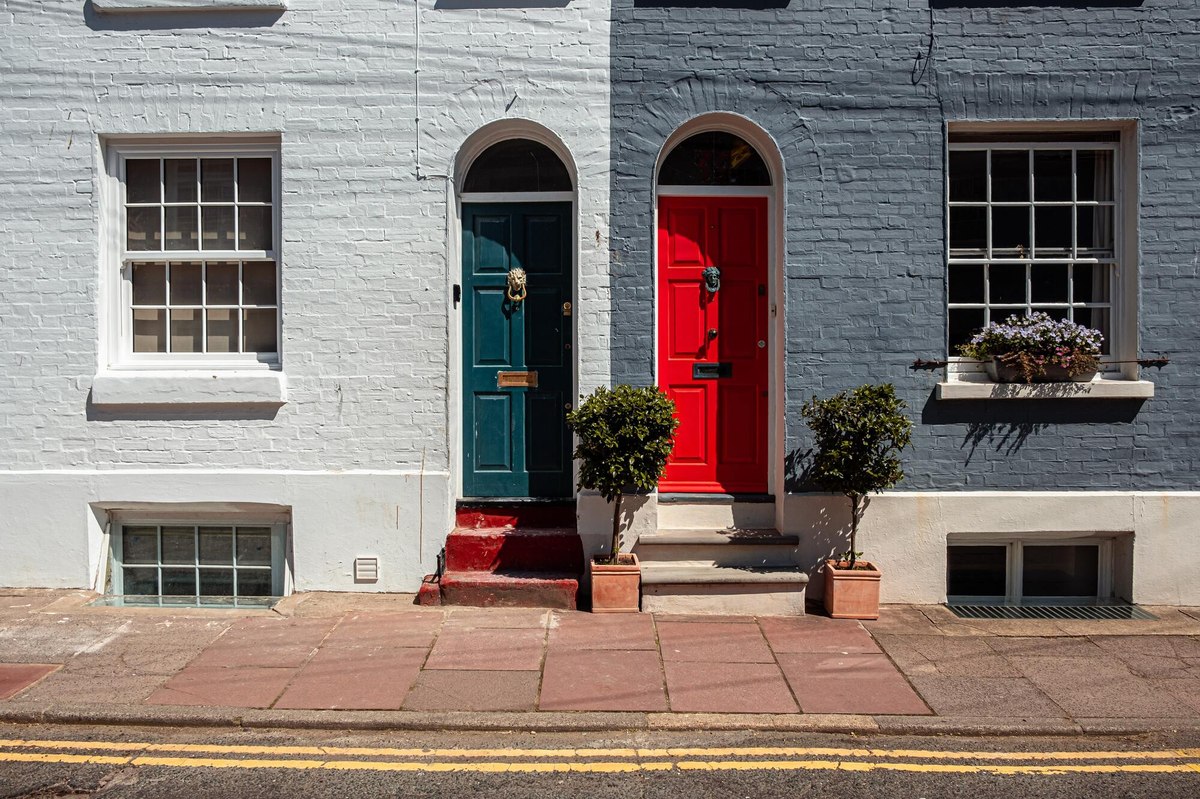 Plummeting confidence in house prices drags down consumer confidence